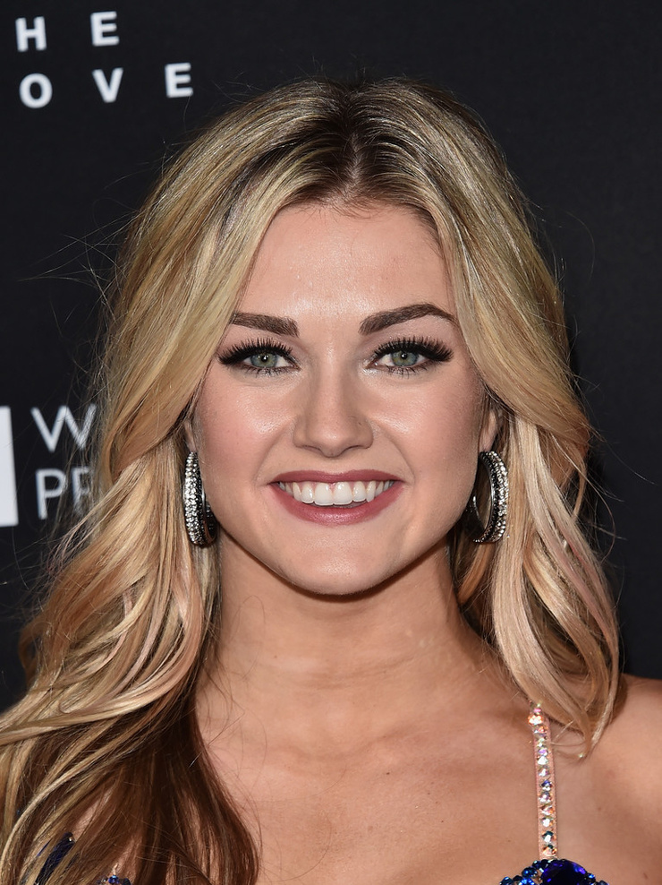 Picture of Lindsay Arnold