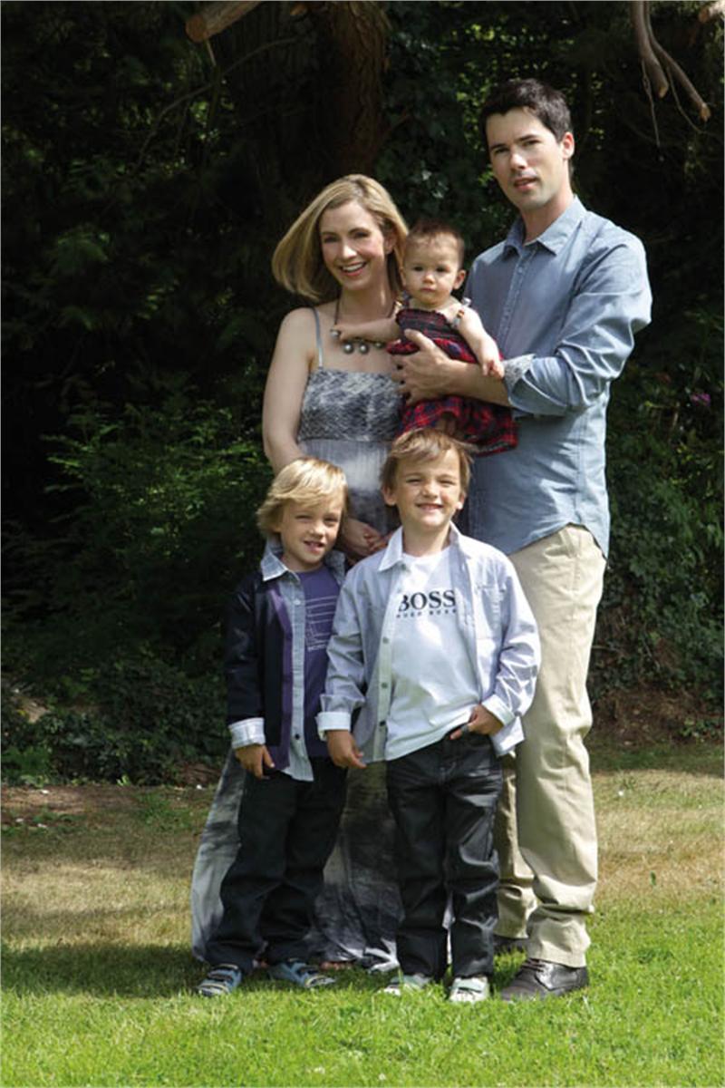 Cara Dillon, Sam Lakeman and their children