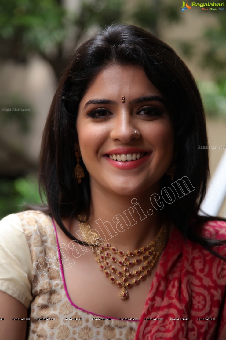 Picture of Deeksha Seth