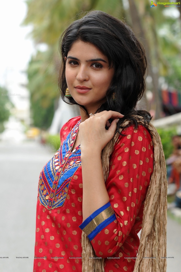 Picture of Deeksha Seth