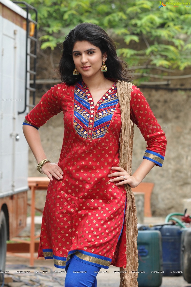 Picture of Deeksha Seth