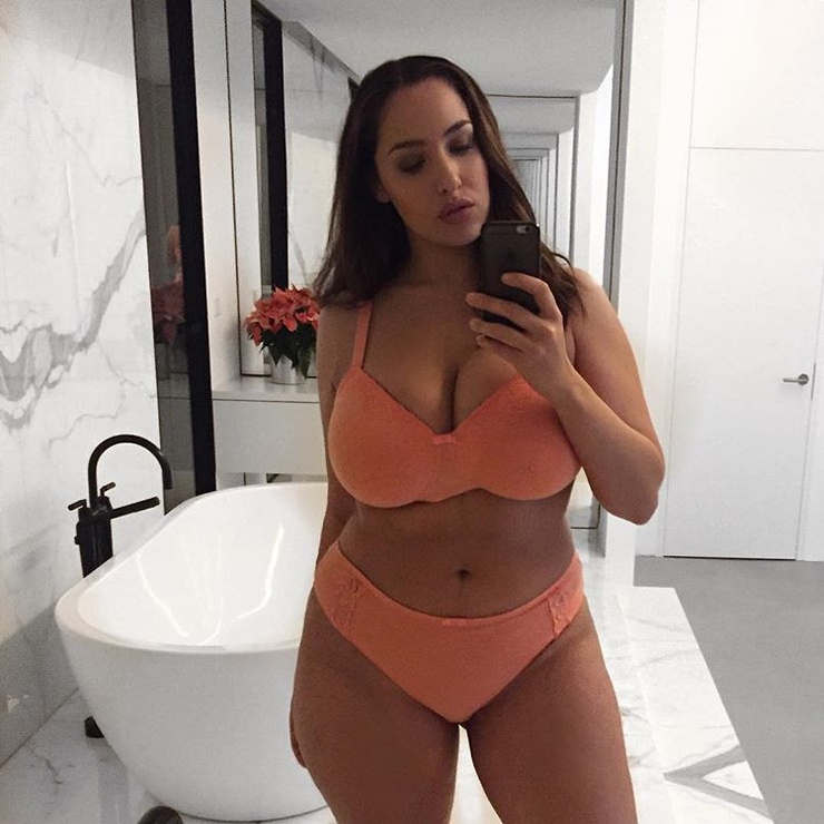 Picture of Jada Sezer