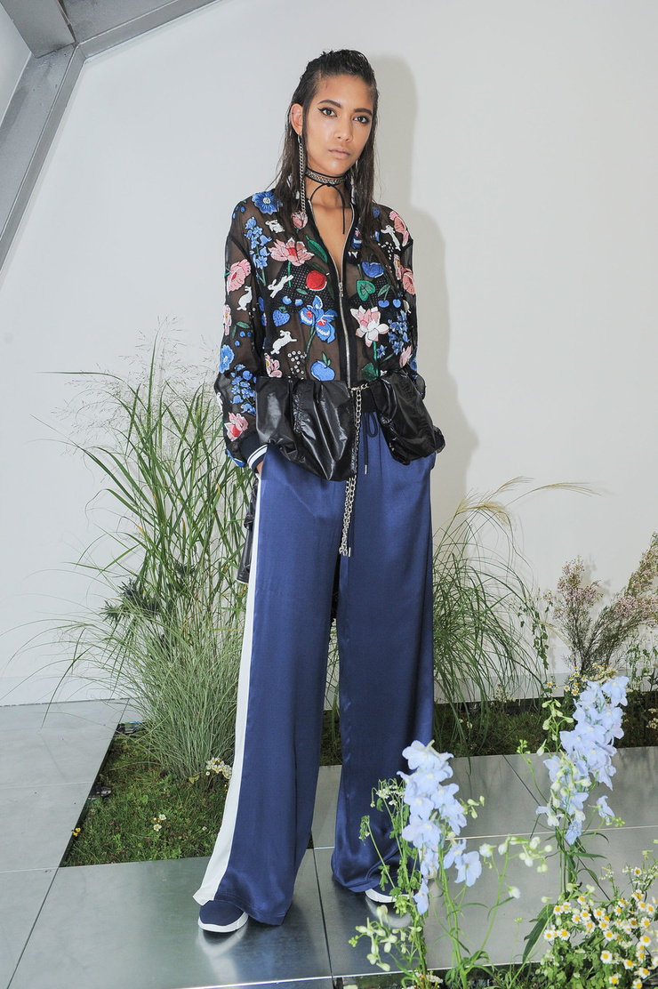 Picture of Summer Thompson