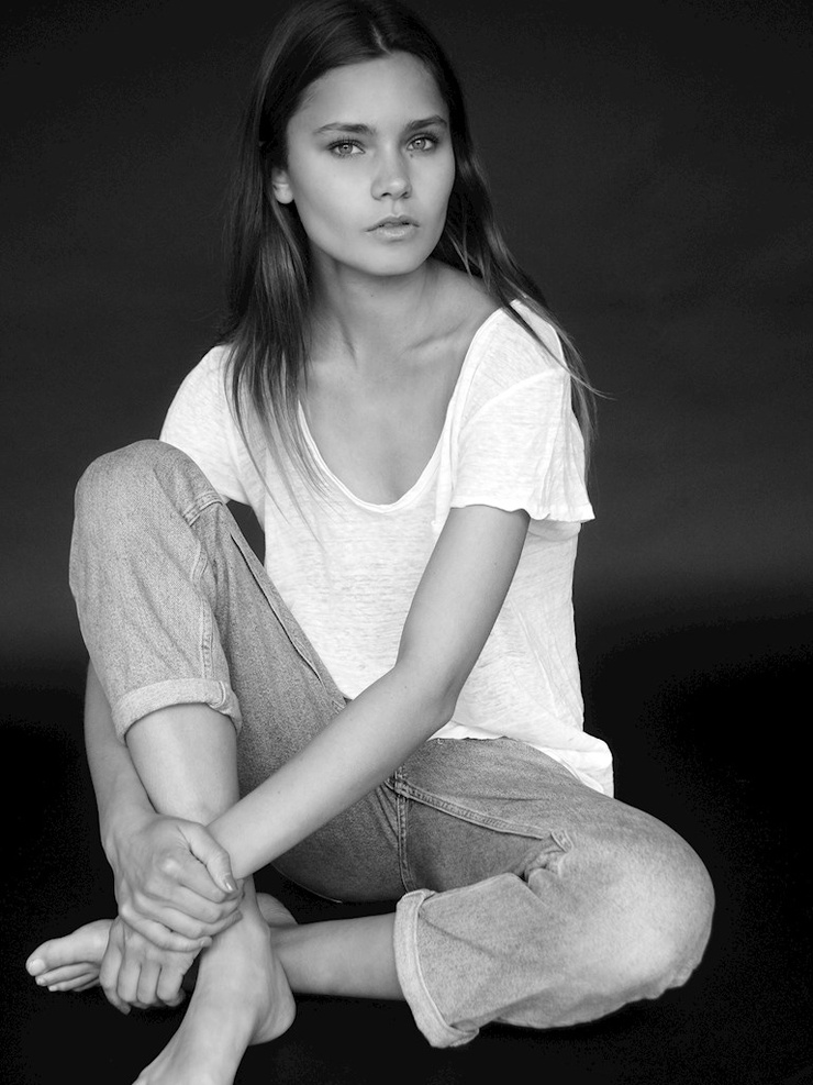 Rebecca Dingemans image