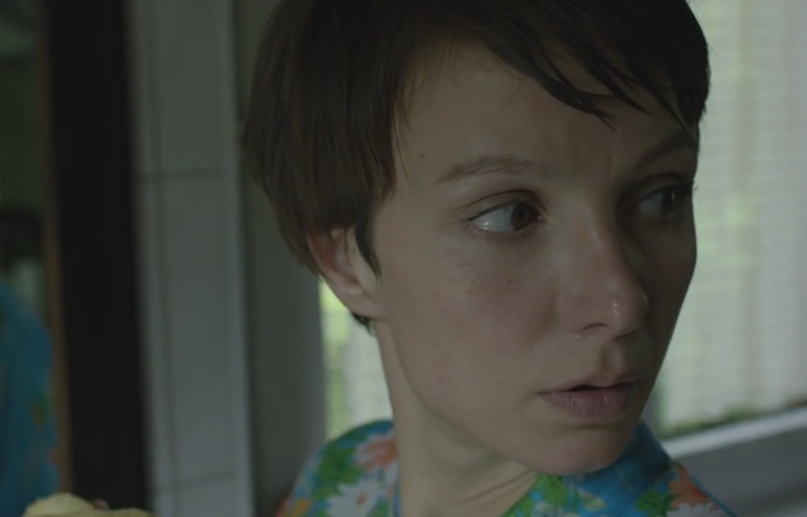 Julia Koschitz as "Lena Jung"