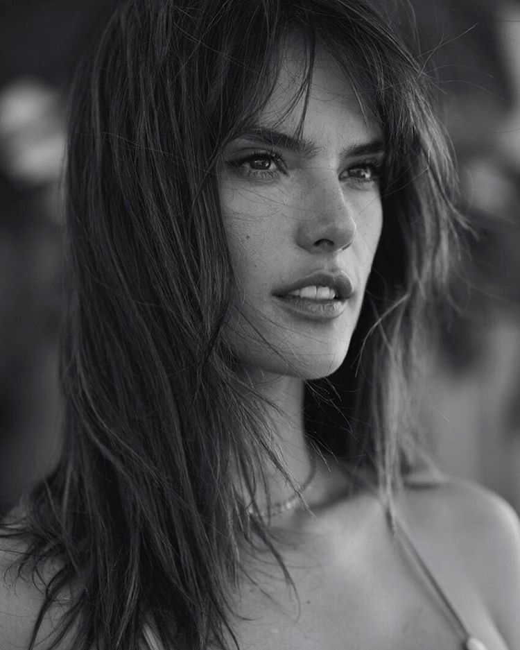 Picture of Alessandra Ambrosio