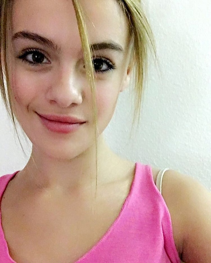 Isabella Alexander image