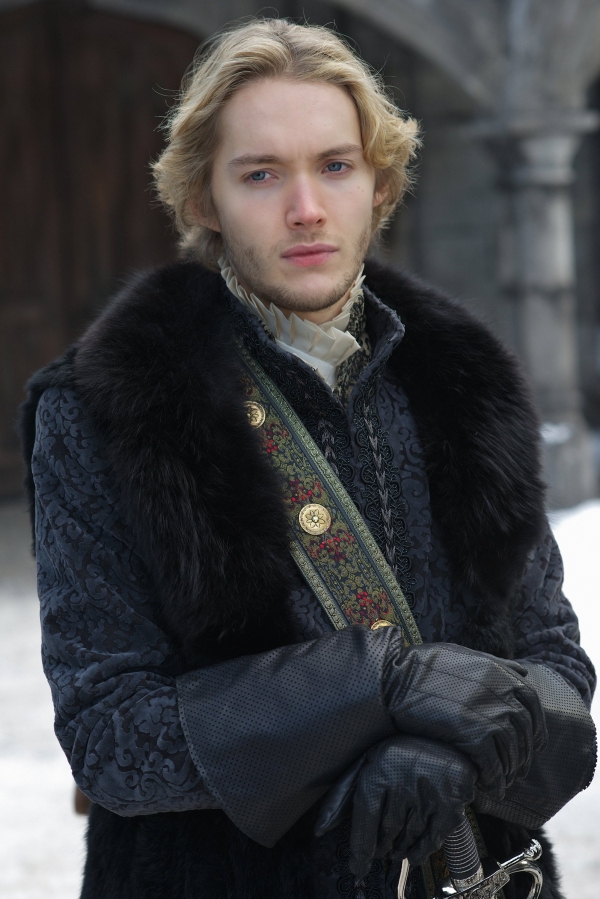 Picture of Toby Regbo