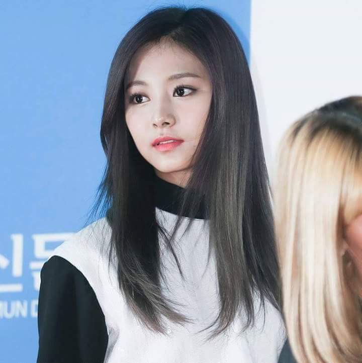Chou Tzu-yu (Tzuyu)
