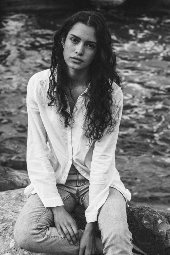 Image of Zoe Barnard
