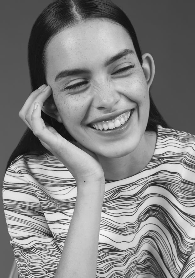 Picture of Zoe Barnard