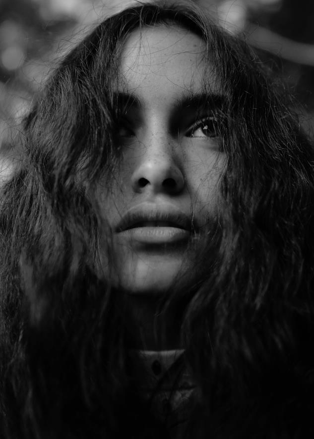 Picture of Zoe Barnard