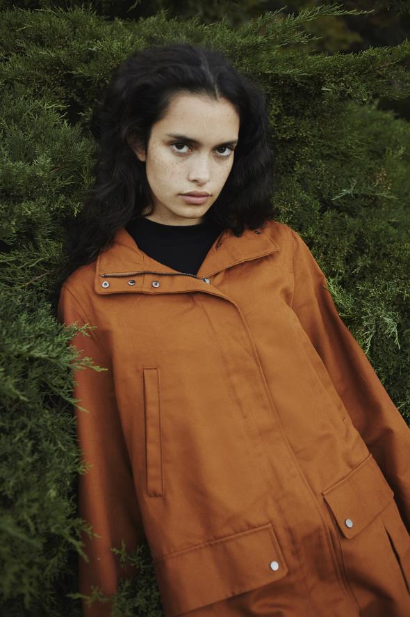 Picture of Zoe Barnard