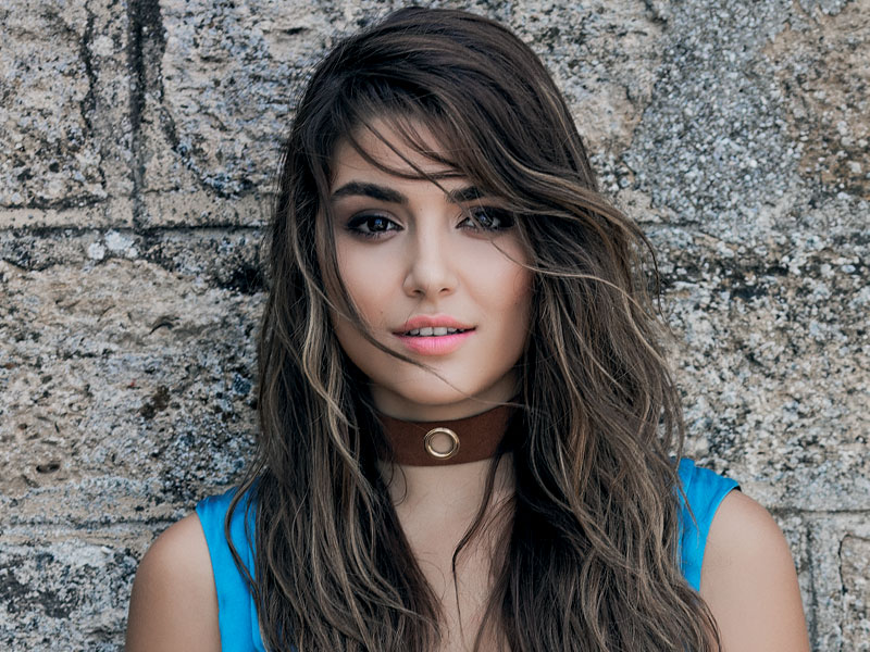 Picture of Hande Erçel