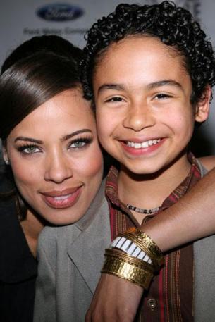 Noah Gray-Cabey image