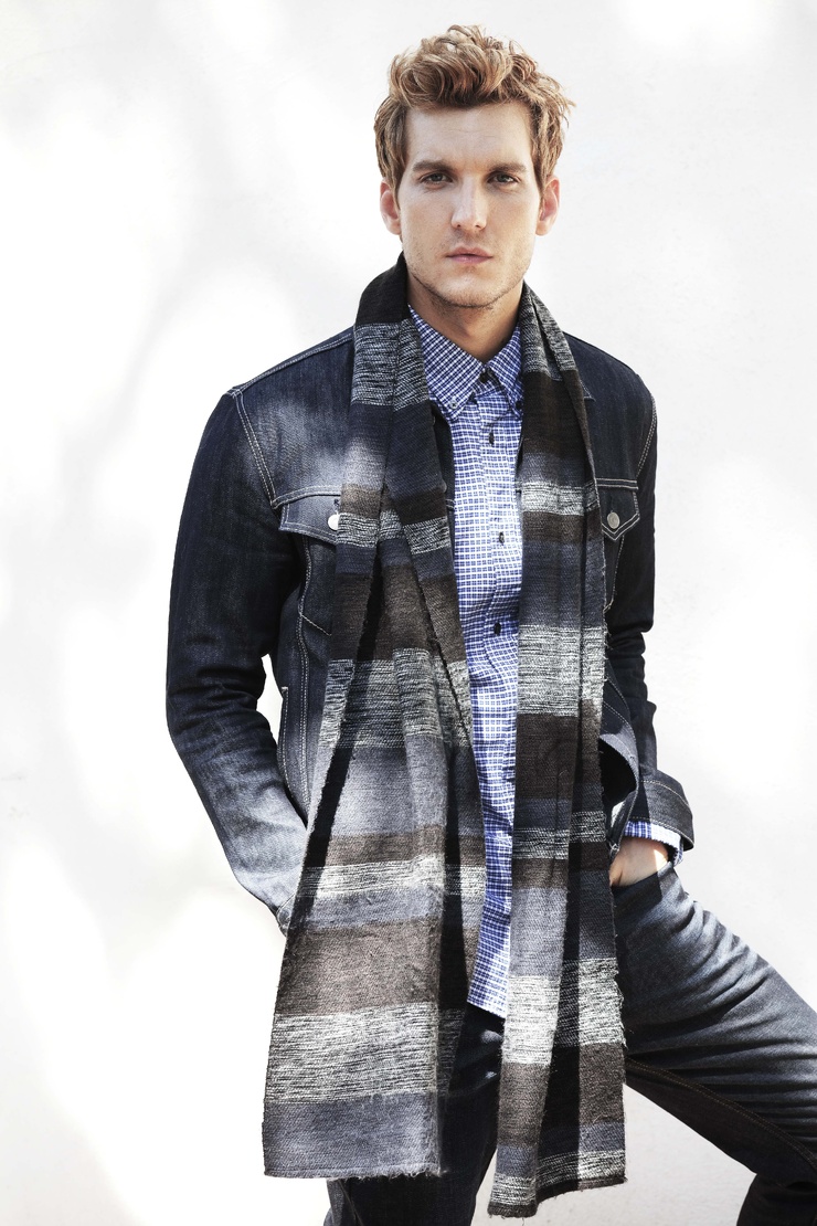 Scott Michael Foster picture