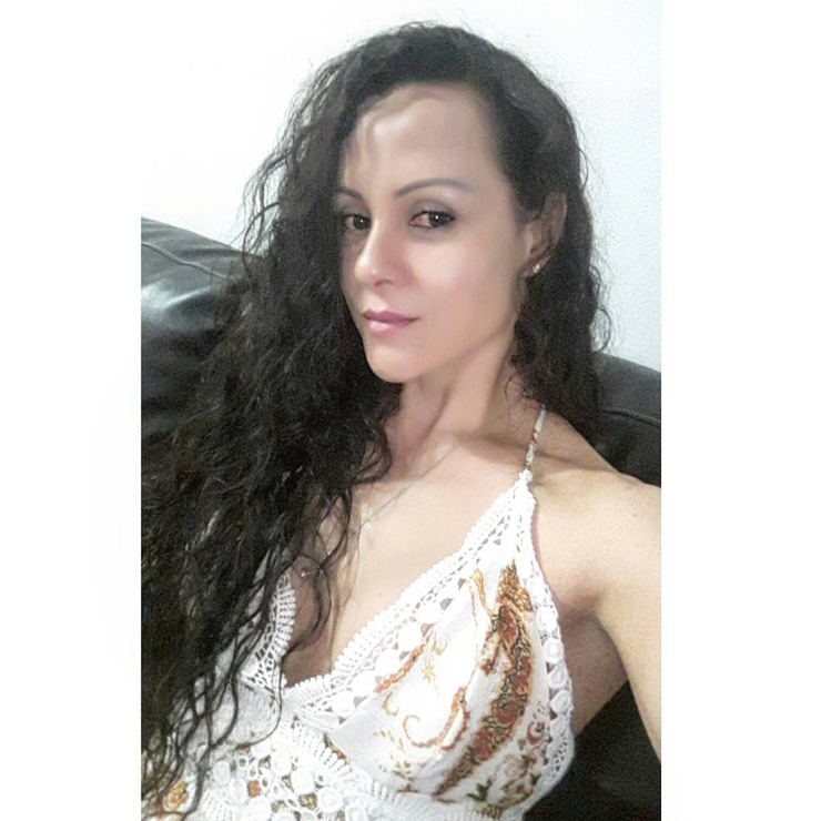 Katia Valentim image