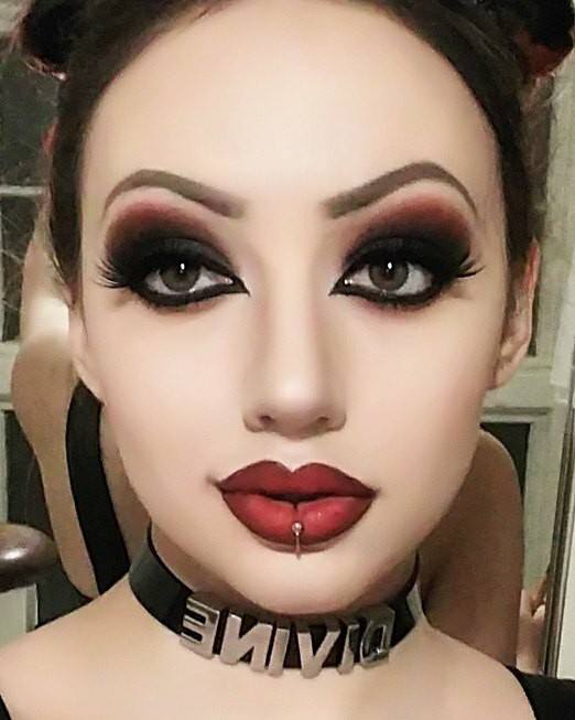 Picture of Dani Divine