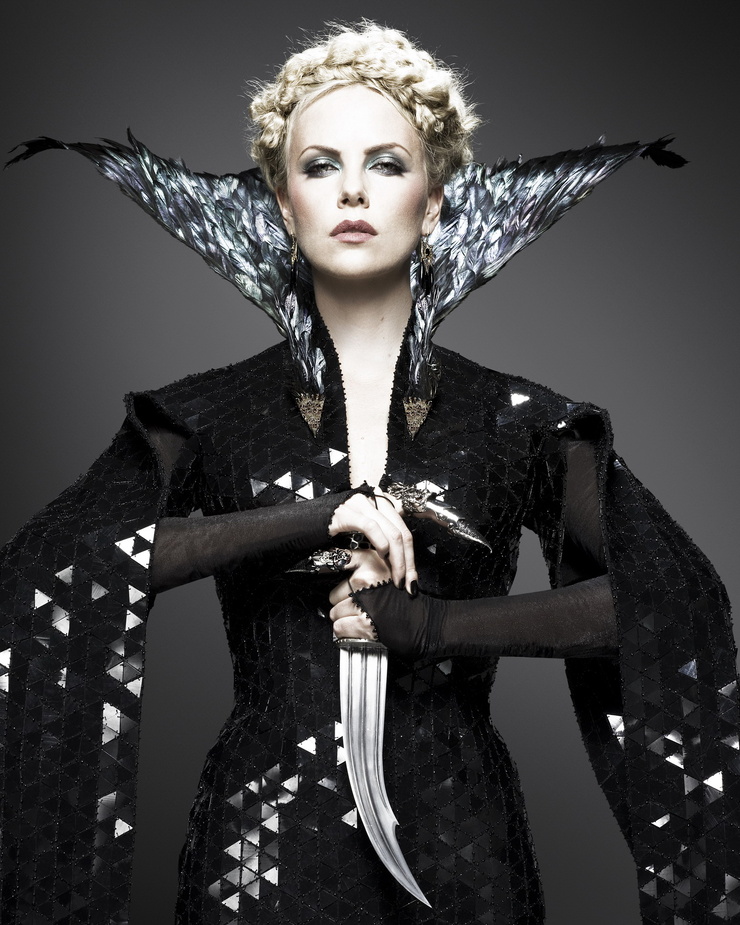 Queen Ravenna image