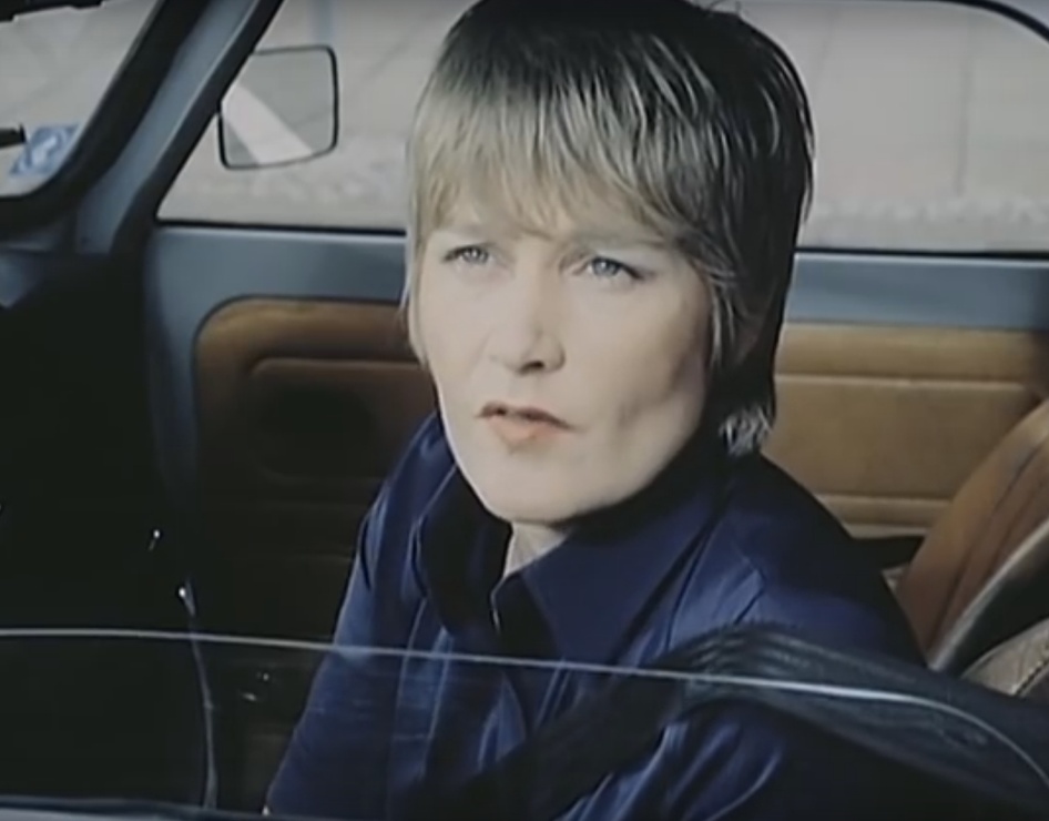 Barbara Dittus as "Bettina Bräuer"