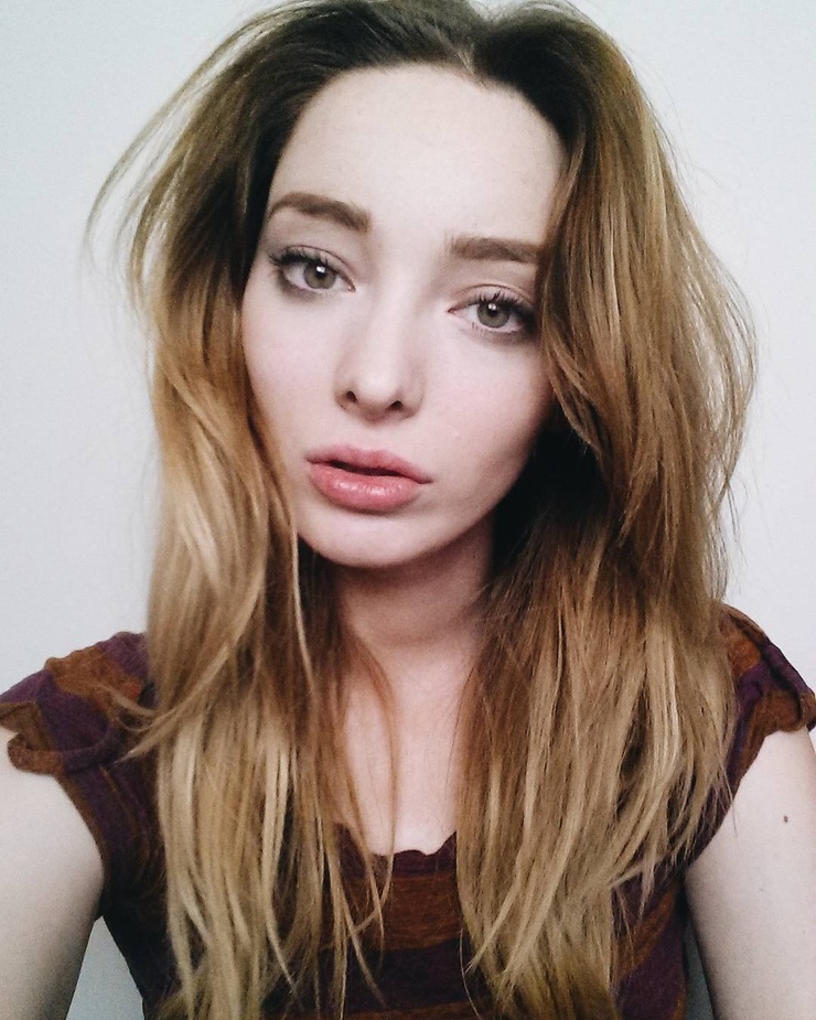 Picture of Emma Dumont