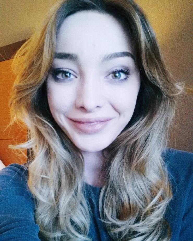 Picture of Emma Dumont