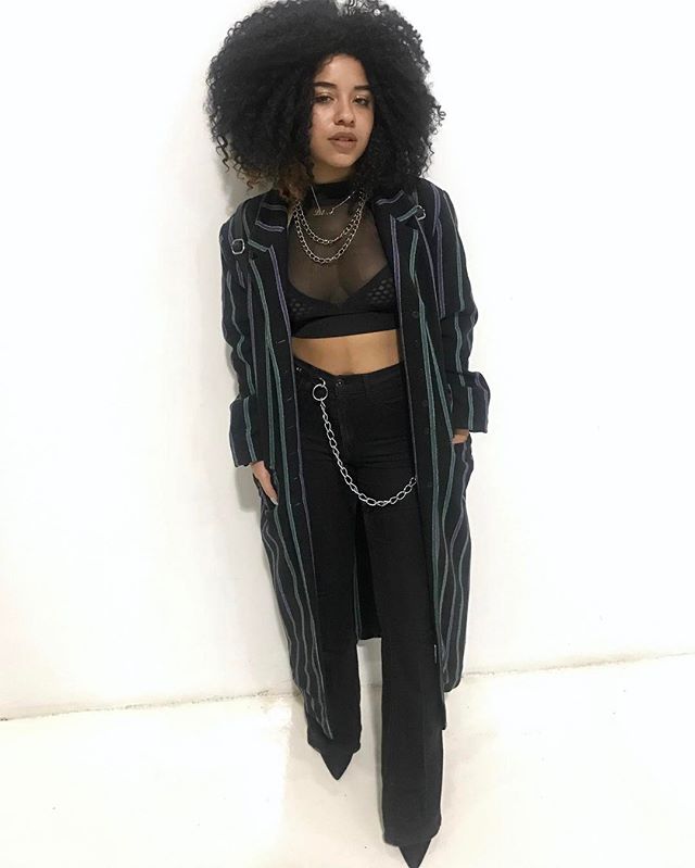 Picture of Lee Velvet