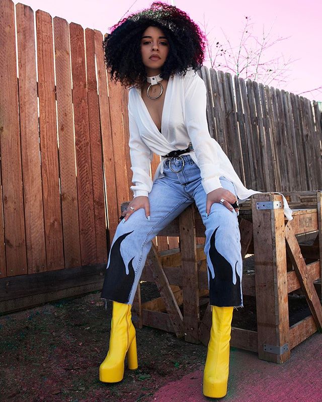 Picture of Lee Velvet