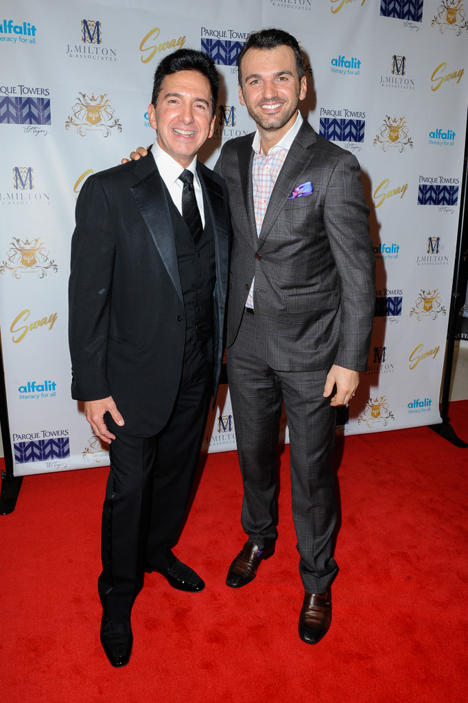 Picture of Tony Dovolani