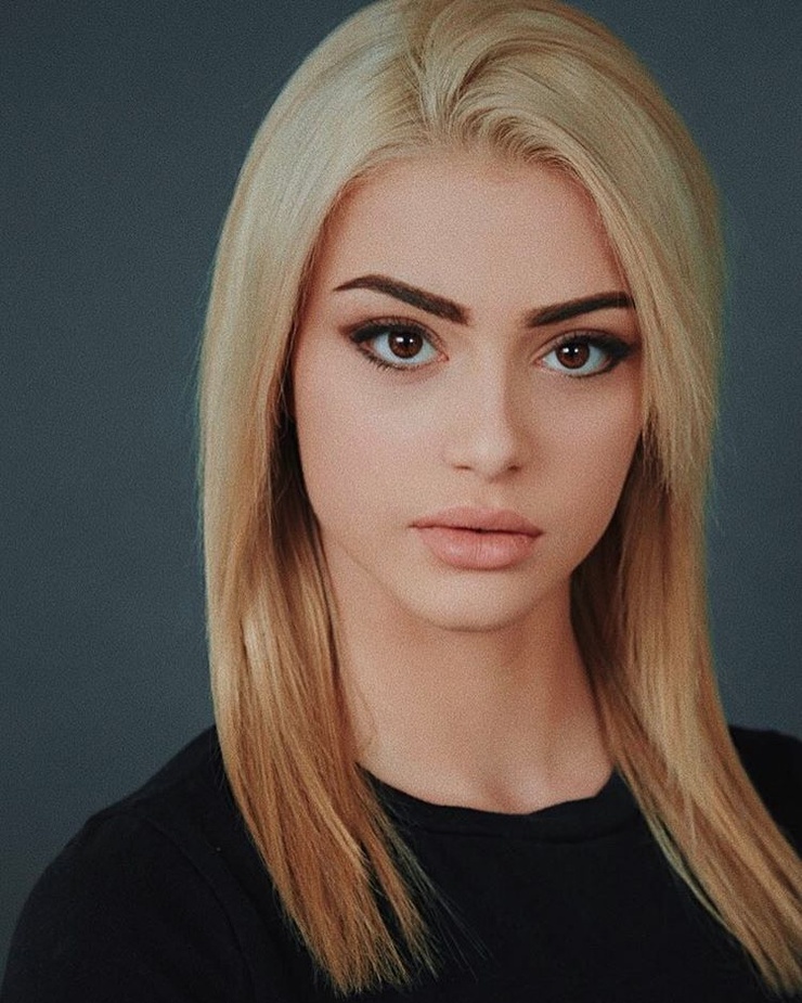 Kristen Hancher ~ Instagram