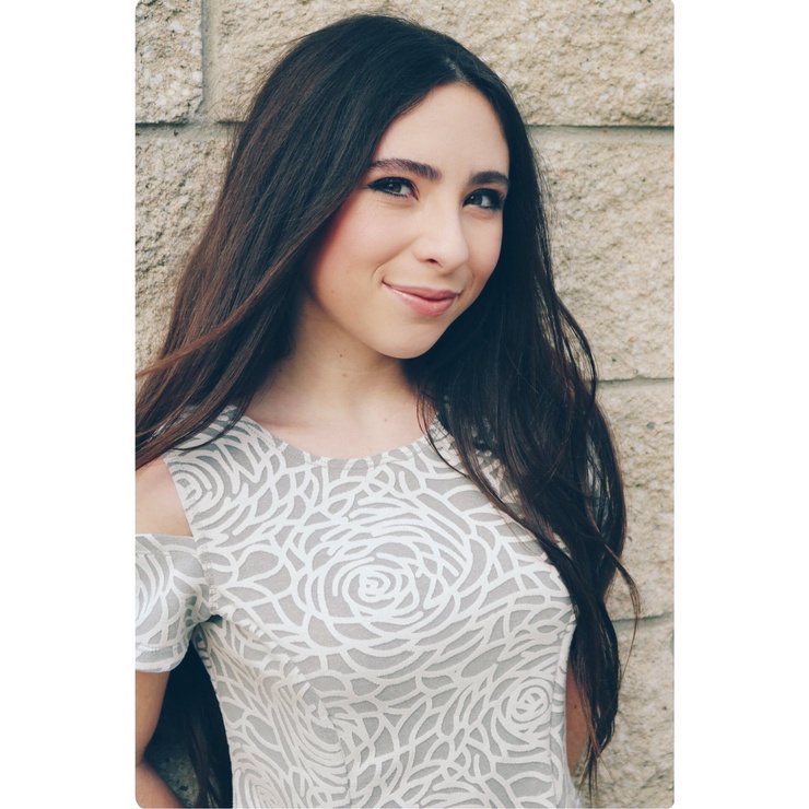 Picture of Ava Cantrell