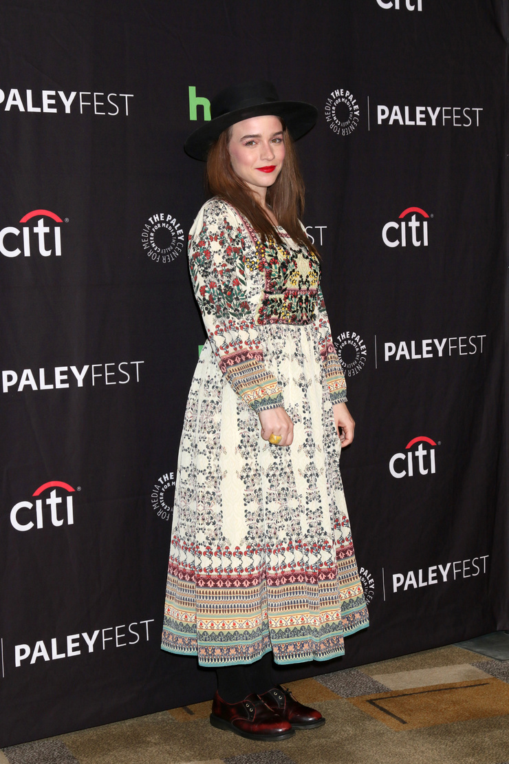 Picture of Renée Felice Smith