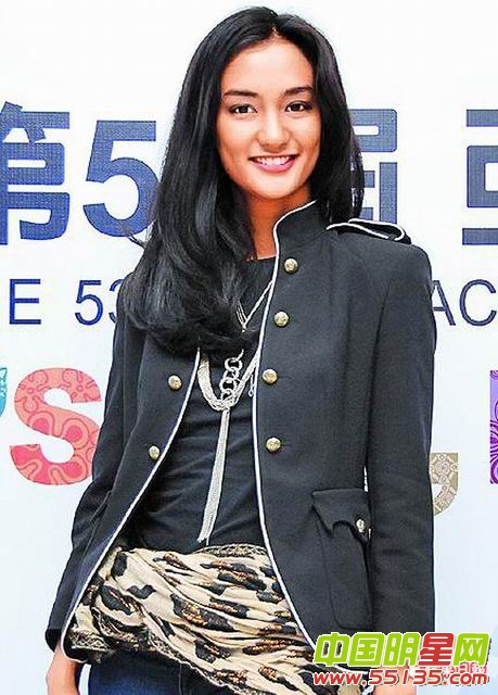 Atiqah Hasiholan image