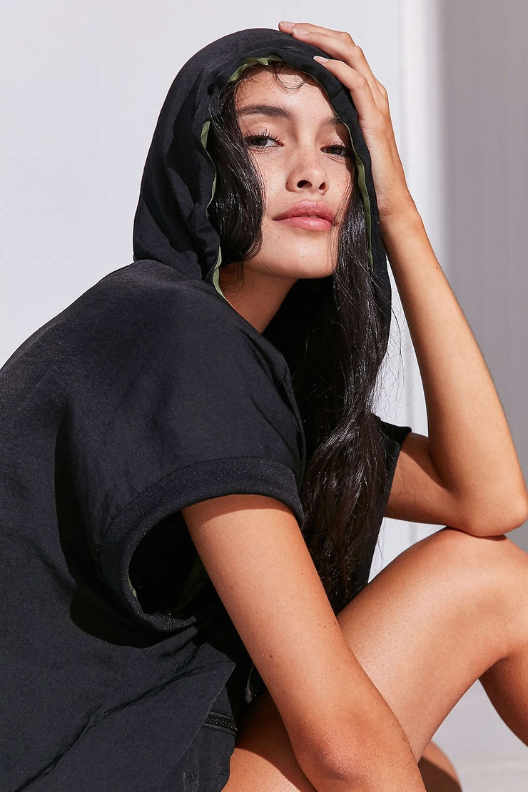 Image of Zoe Barnard