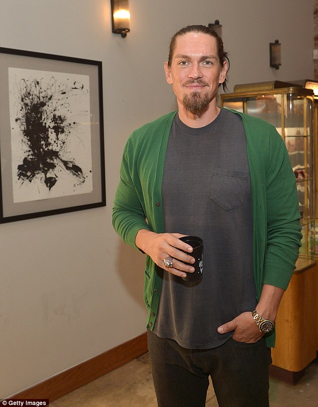 Picture of Steve Howey