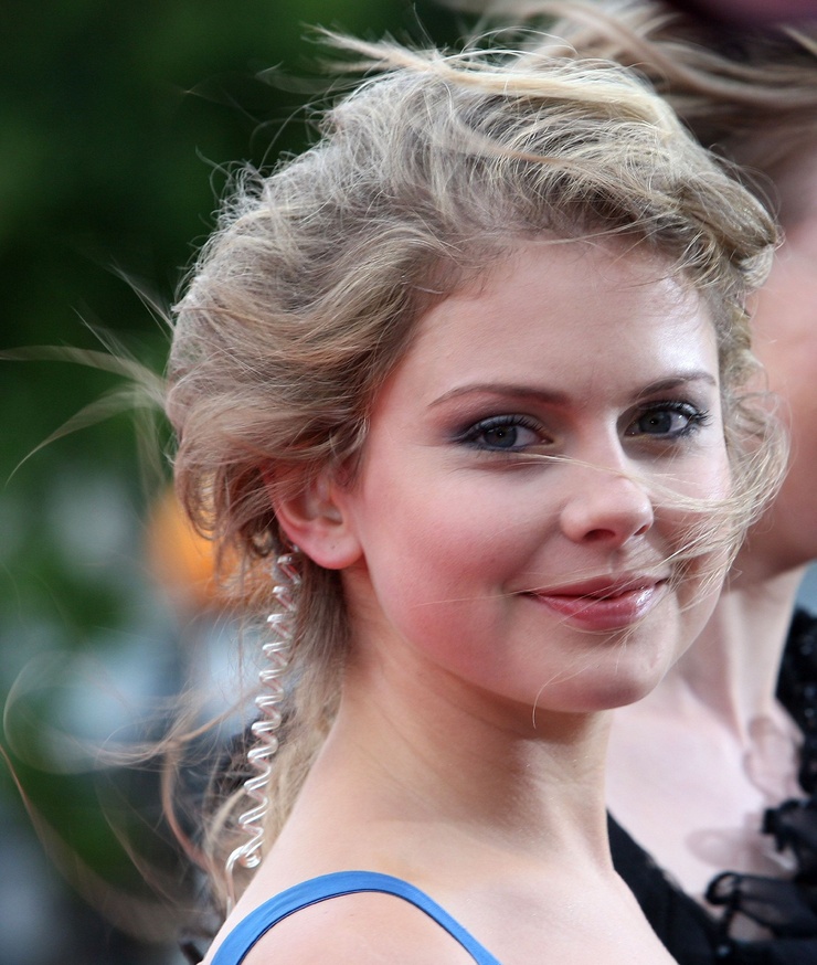 Rose McIver (2009)