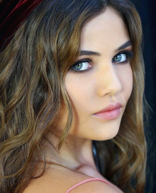 Image of Danielle Campbell