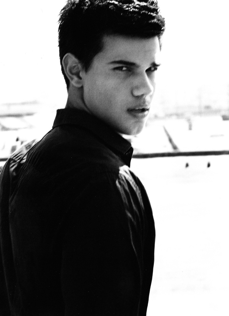 Taylor Lautner image