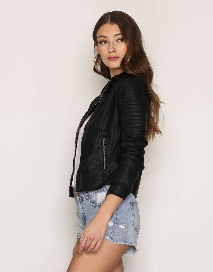 Picture of Lorena RAE