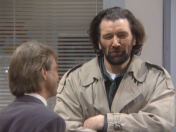 Drop the Dead Donkey (1990-1998) image