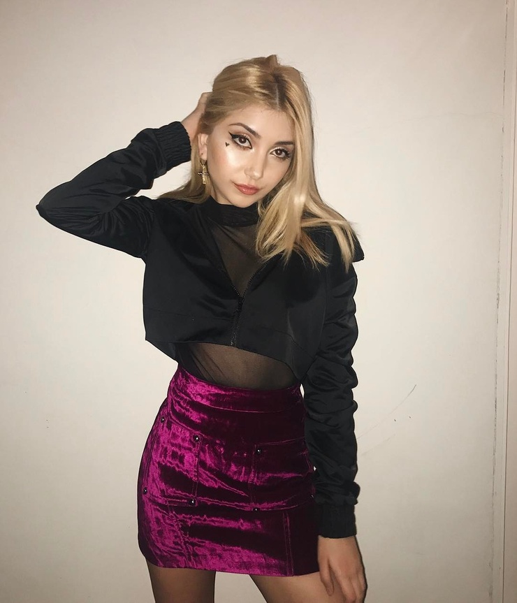 Jennessa Rose picture