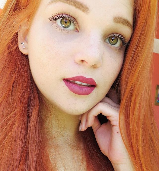 Picture of Camila Ribeiro.