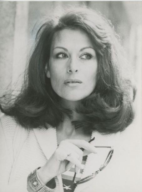 Picture of Elizabeth Teissier