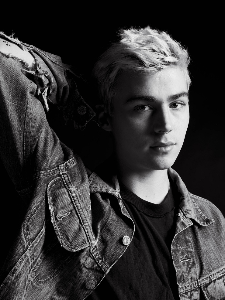 Picture of Miles Heizer