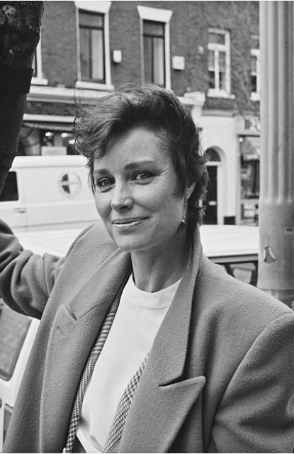 Picture of Lisa Harrow