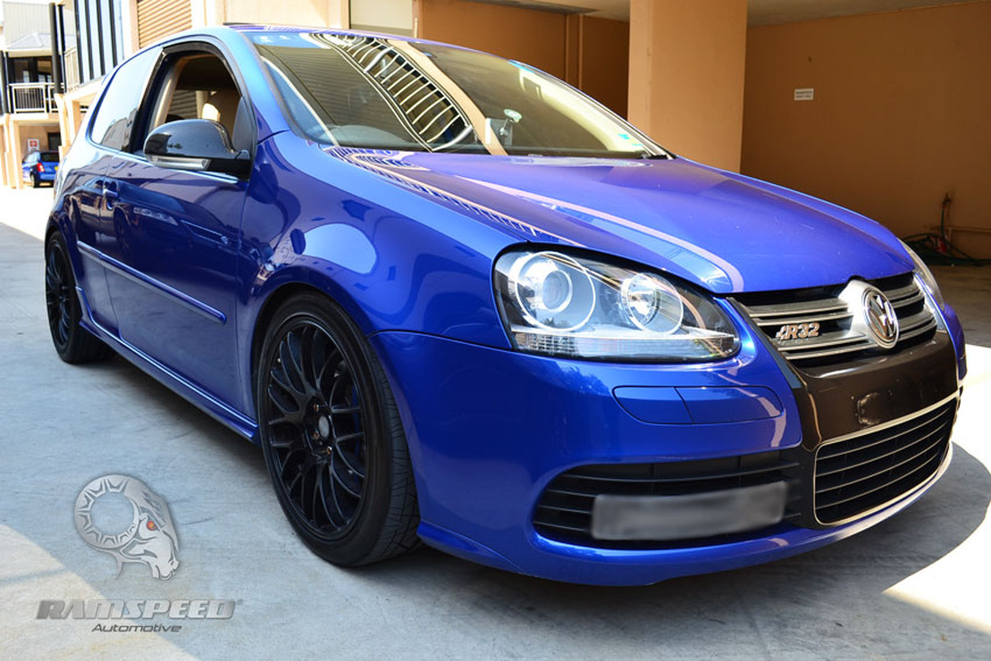 Picture of Volkswagen Golf R32