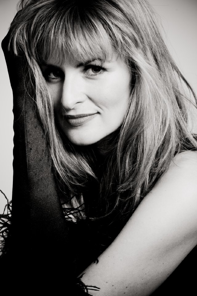 Picture of Lesley Harcourt