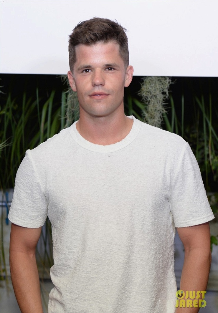 Charlie Carver