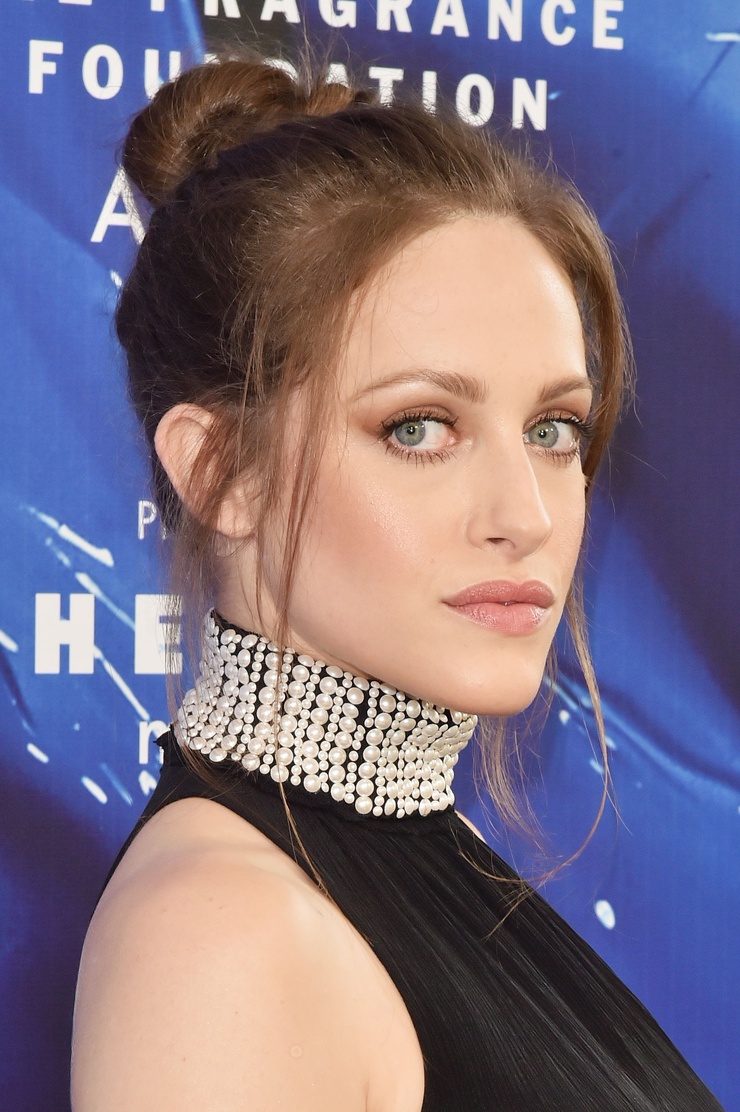 Picture of Carly Chaikin