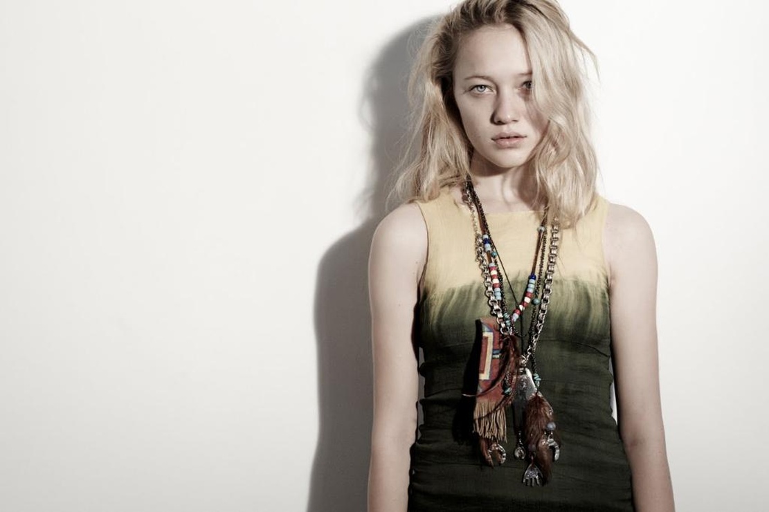 Picture of Zippora Seven